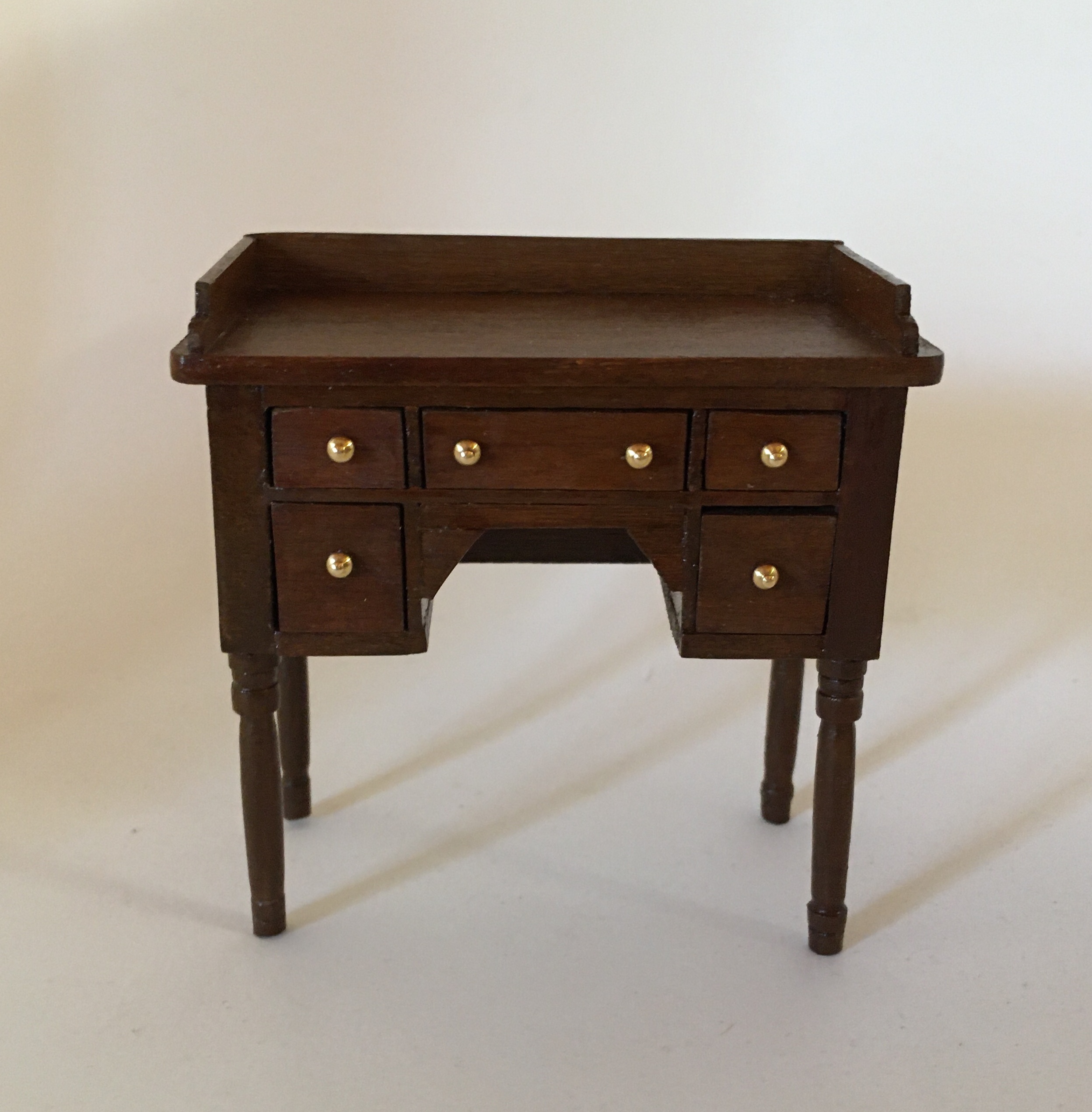Walnut, 5 drawer gentleman’s table - Arch House Miniatures